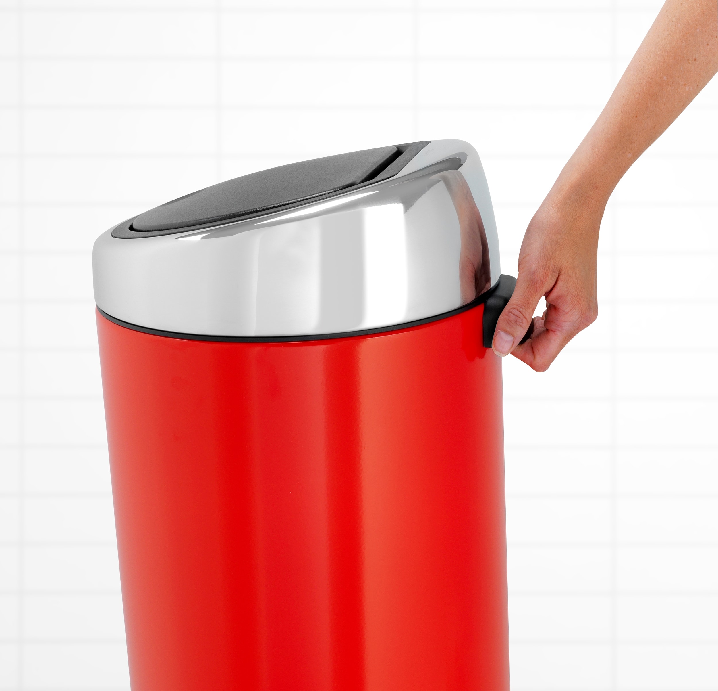 Poubelle Touch BRABANTIA Touch Bin 30L lipstick rouge 481086 Pas Cher ...
