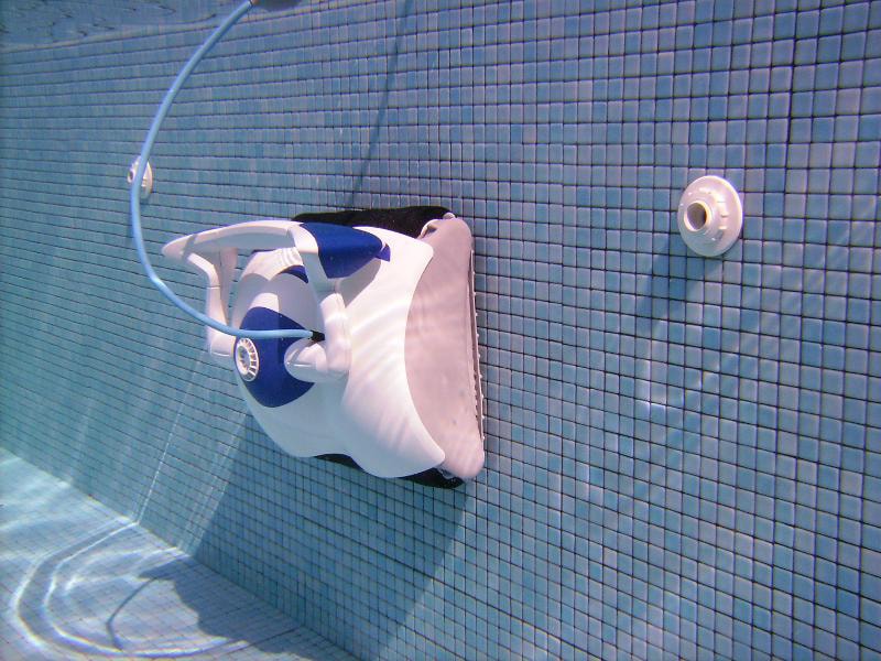 Robot piscine ZODIAC CYBERNAUT NT 25M Pas Cher - UBALDI.com