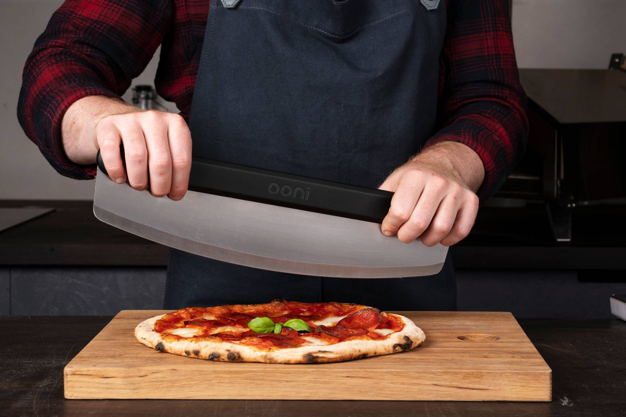 Accessoire barbecue OONI Pizza cutter rocker blade Pas Cher - UBALDI.com